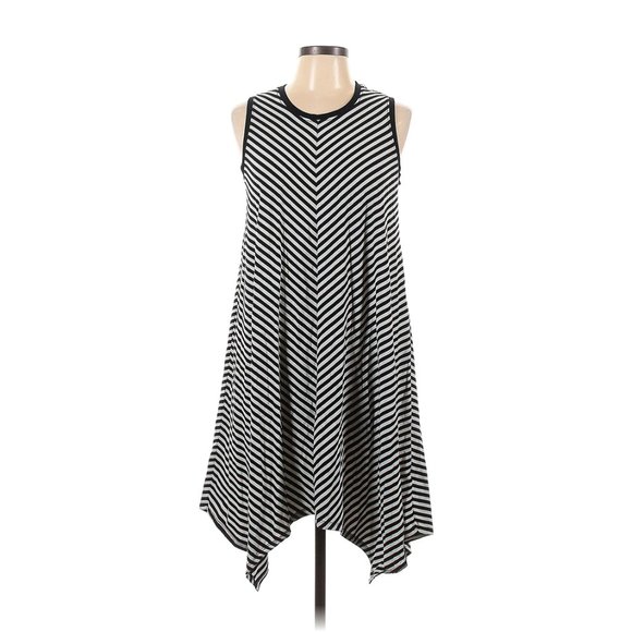 Mossimo Supply Co. | Dresses | Mossimo Black White Chevron Striped ...